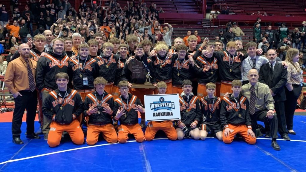 STATE CHAMPS! Kaukauna wins wrestling title for third year in a row
