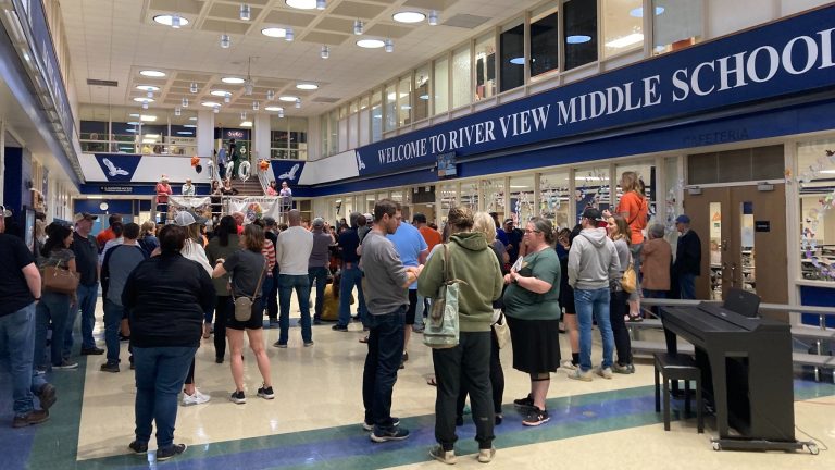 School's open house celebrates 100 years of memories in Kaukauna ...