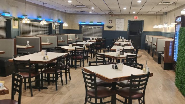 Grateful waitress overwhelmed by unexpected large tip at Kaukauna ...