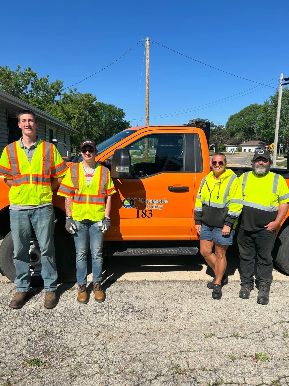 Outagamie County Highway workers rescue cats from abandoned car ...